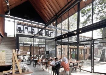 Kafe Unik di Ruang Publik - Asrinesia